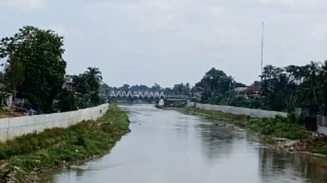 Warning!!! Proyek Pembangunan Talud Sungai Enim, September 2025 Habis ...